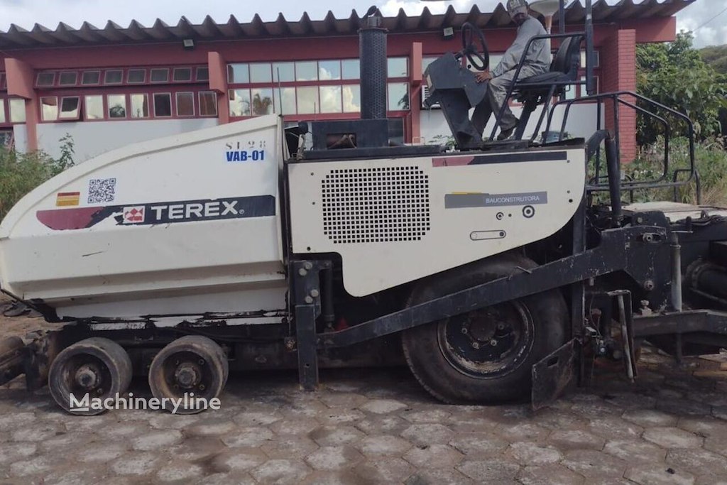Novi Terex VDA421 asfaltni finišer točkaš