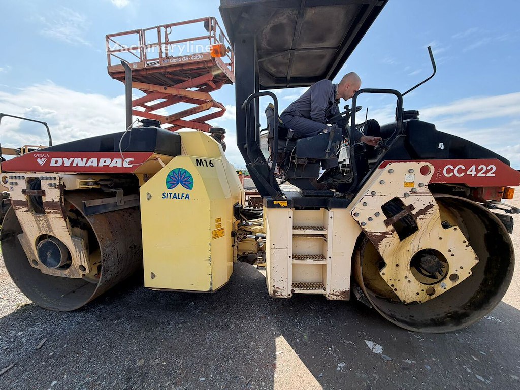 Dynapac CC 422 valjak za asfalt