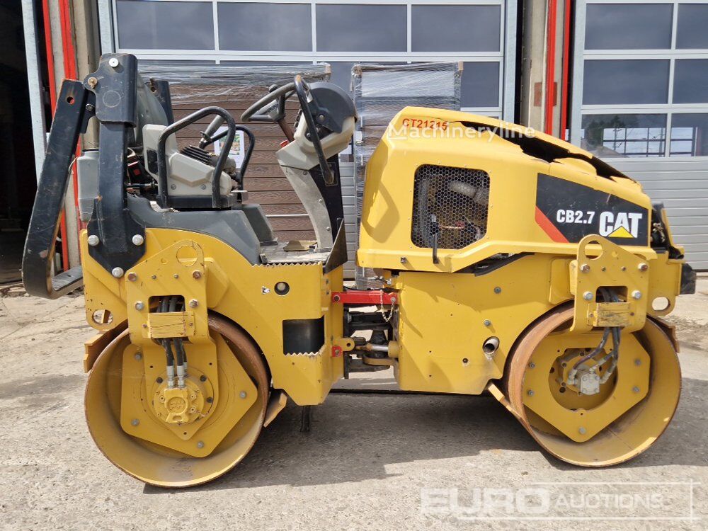 Prodaje se Caterpillar CB2.7 mali valjak na aukciji