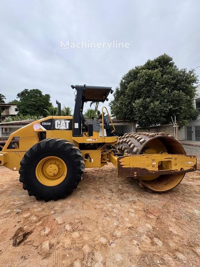 Novi Caterpillar CS533 kompaktor