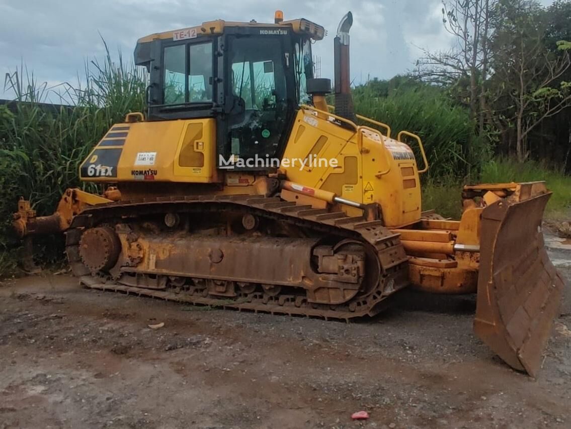 Komatsu D61-EX buldožer