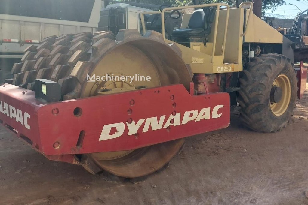 Novi Dynapac Rolo CA 250 kompaktor