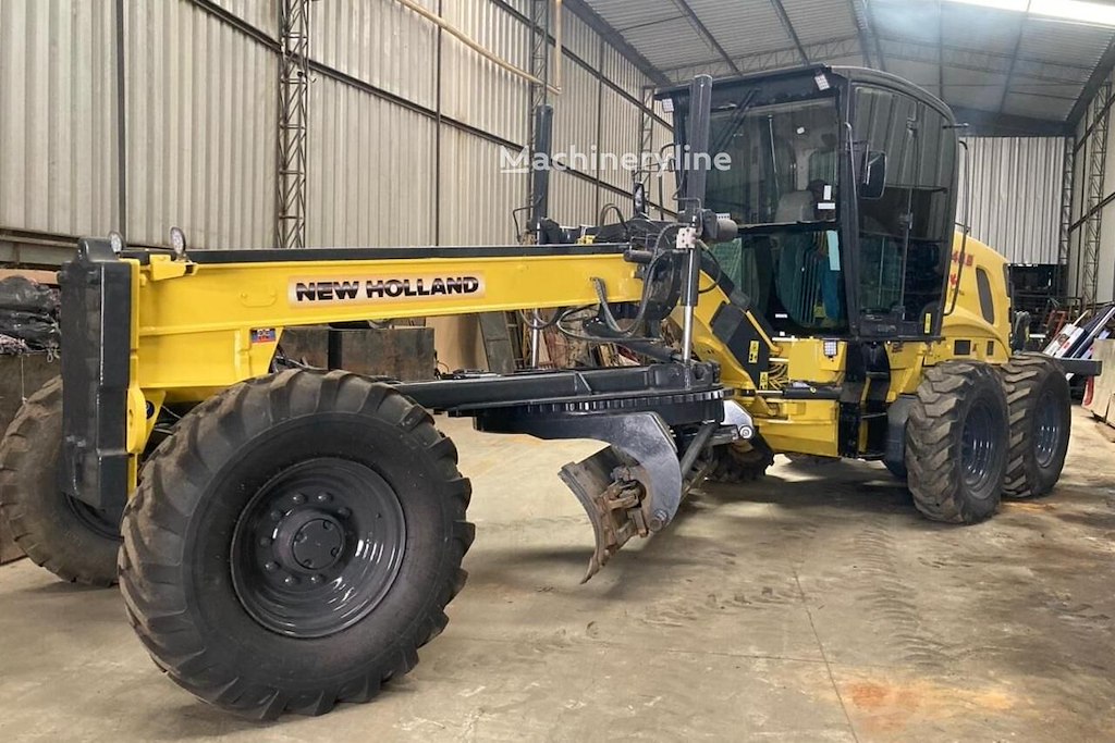 Novi New Holland RG 140B grejder