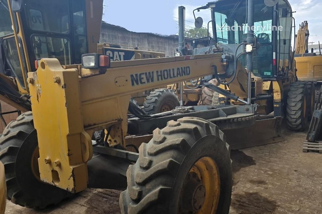 Novi New Holland RG 140B grejder
