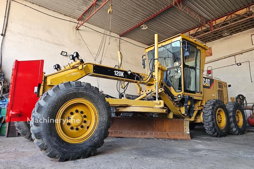 Novi Caterpillar 120K grejder
