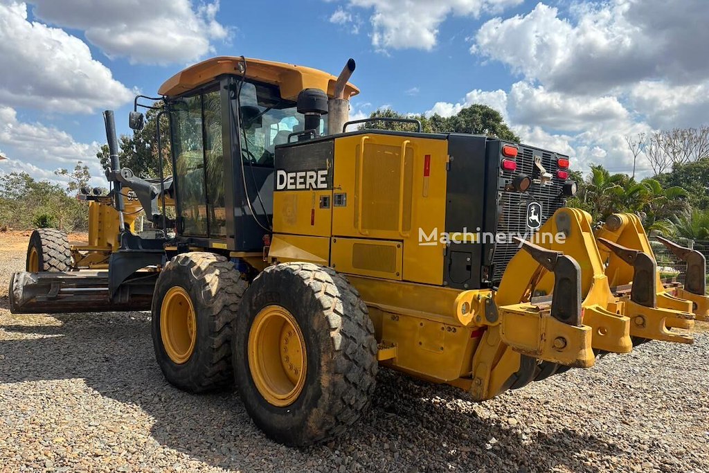 John Deere 670G grejder
