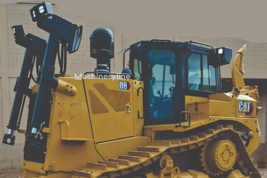 Novi Caterpillar D8 buldožer