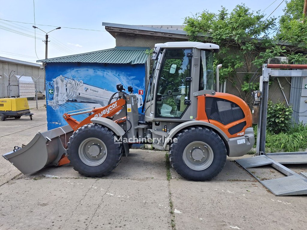 Novi Weycor AR 420 prednji utovarivač