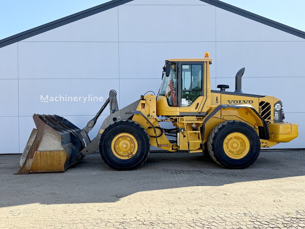 Volvo L120F prednji utovarivač