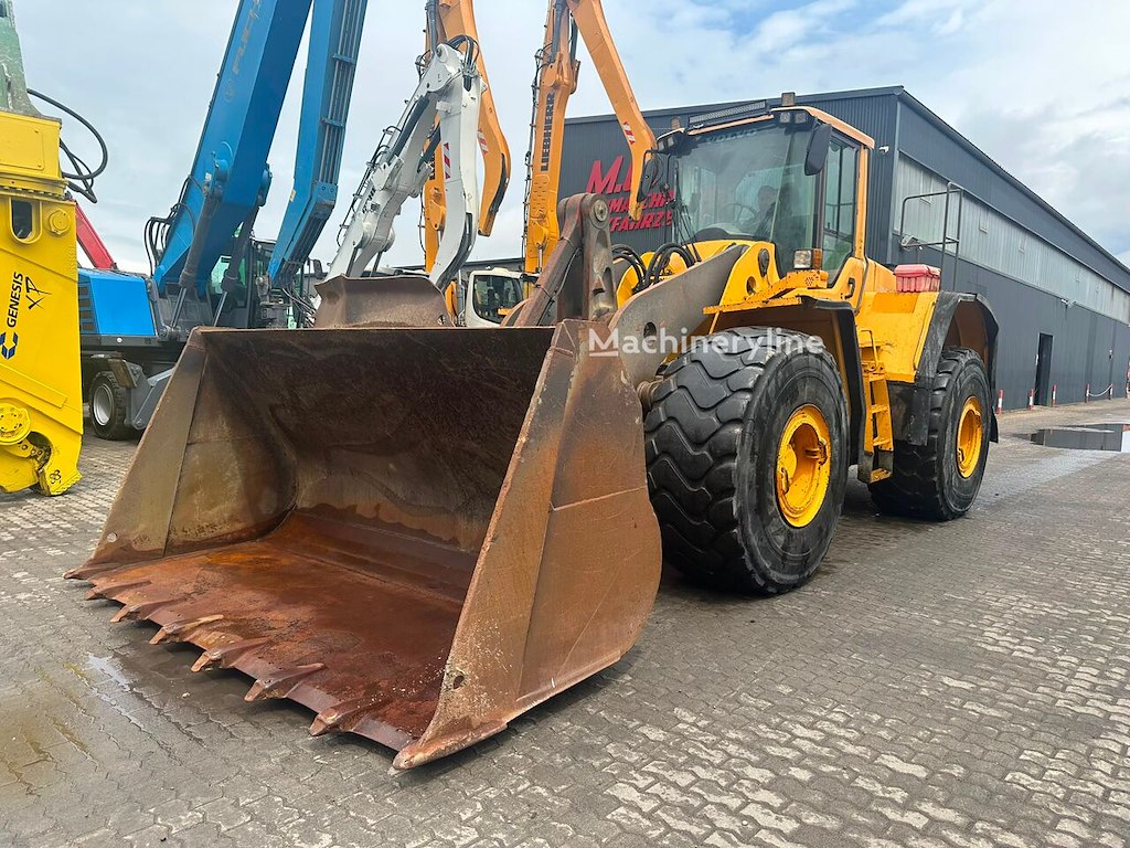 Volvo Volvo 220F prednji utovarivač