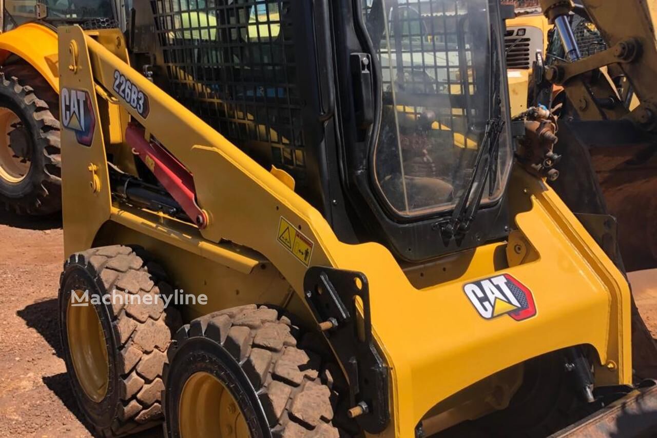 Caterpillar 226 mini utovarivač