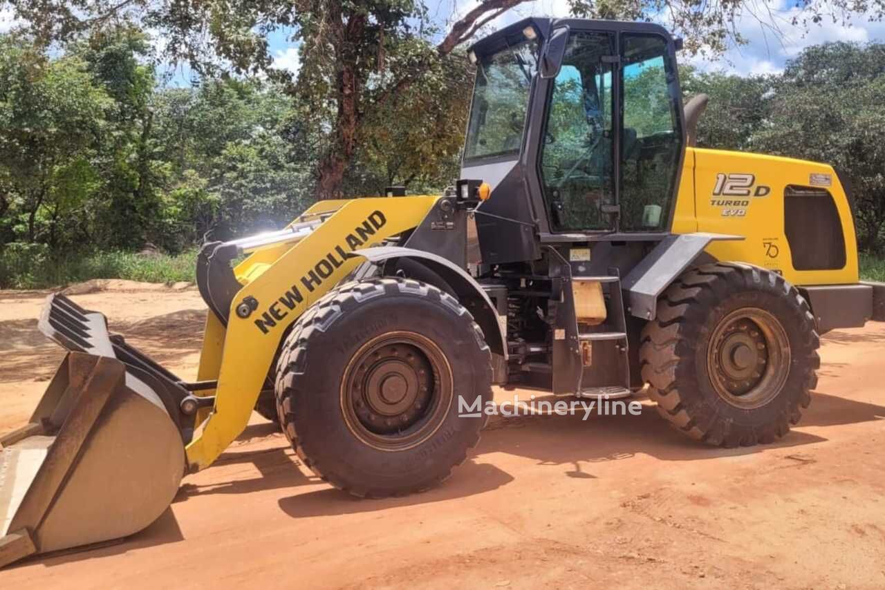 Novi New Holland 12D prednji utovarivač