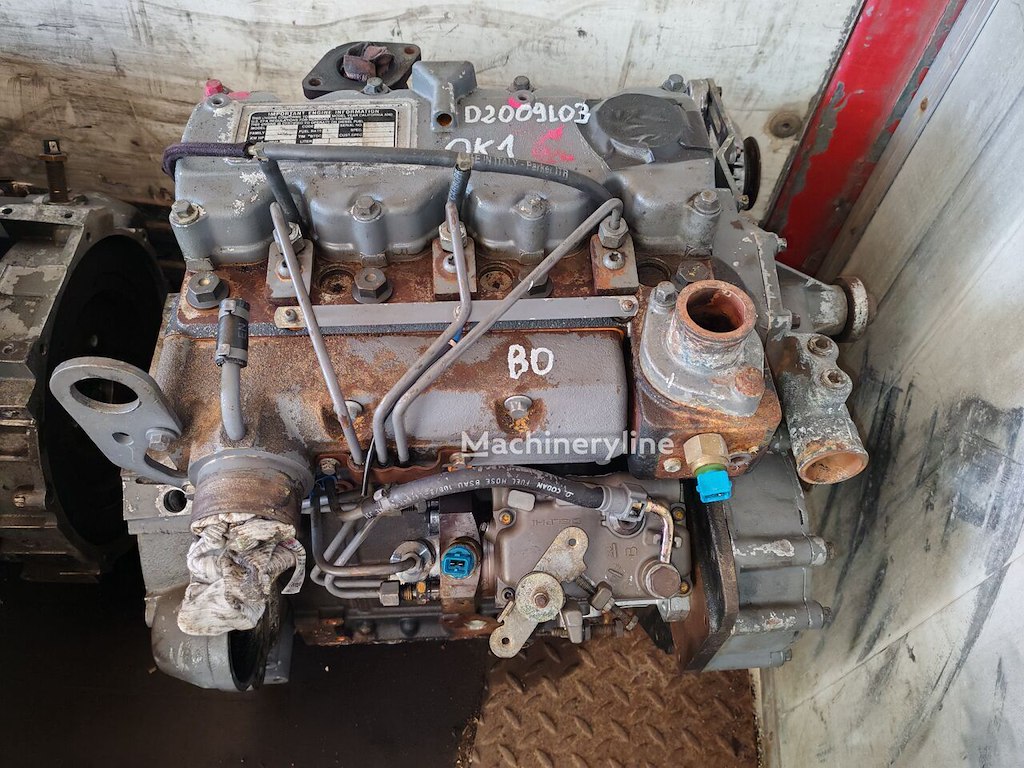 Deutz D2009L03 motor za Deutz Gehl (3640E, 3940, 4240 compact skid steer loaders), Mustang (2026, 2041 compact loaders), Wacker Neuson (WL20, WL25 compact wheel loaders), Kramer (compact loaders),...