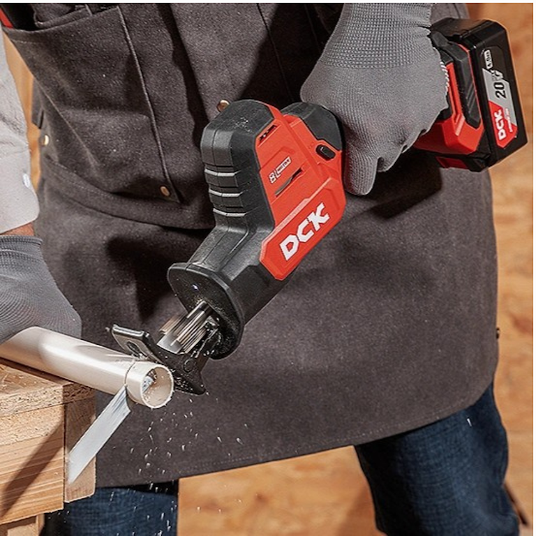 DCK – Aku univerzalna testera bez četkica, sa 2×4.0Ah baterije i punjačem, 20V – KDJF22EK