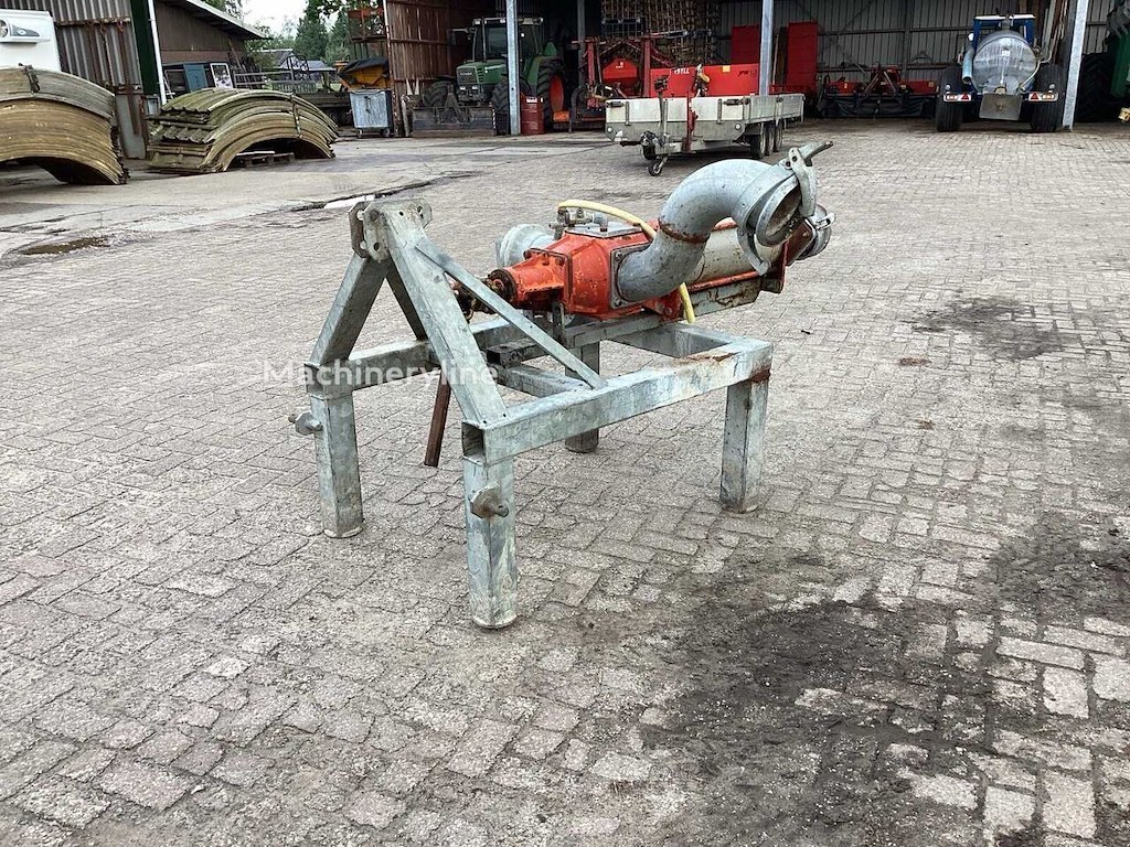 Prodaje se Slangen pomp motornu pumpu na aukciji