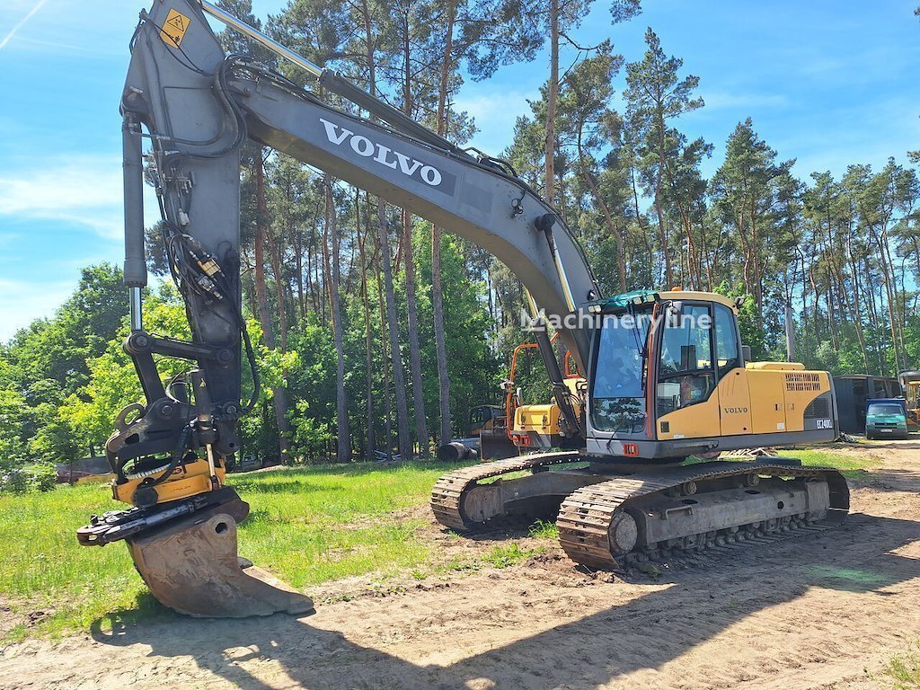 Volvo EC 240 CL bager guseničar