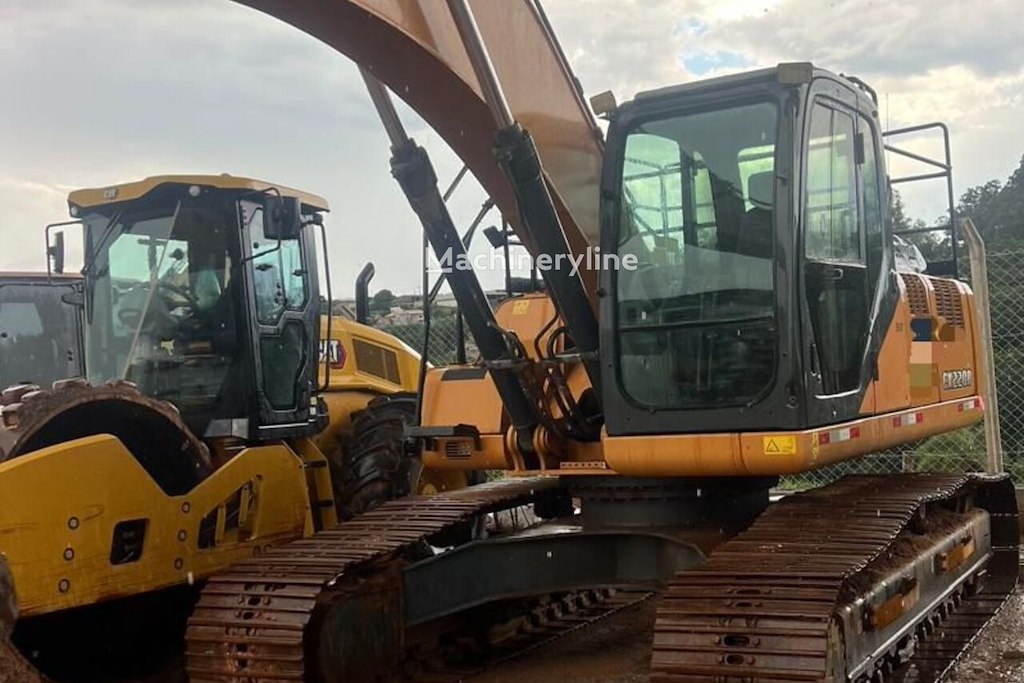 Novi Case CX220 bager guseničar
