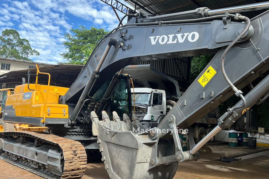 Novi Volvo EC380DL bager guseničar