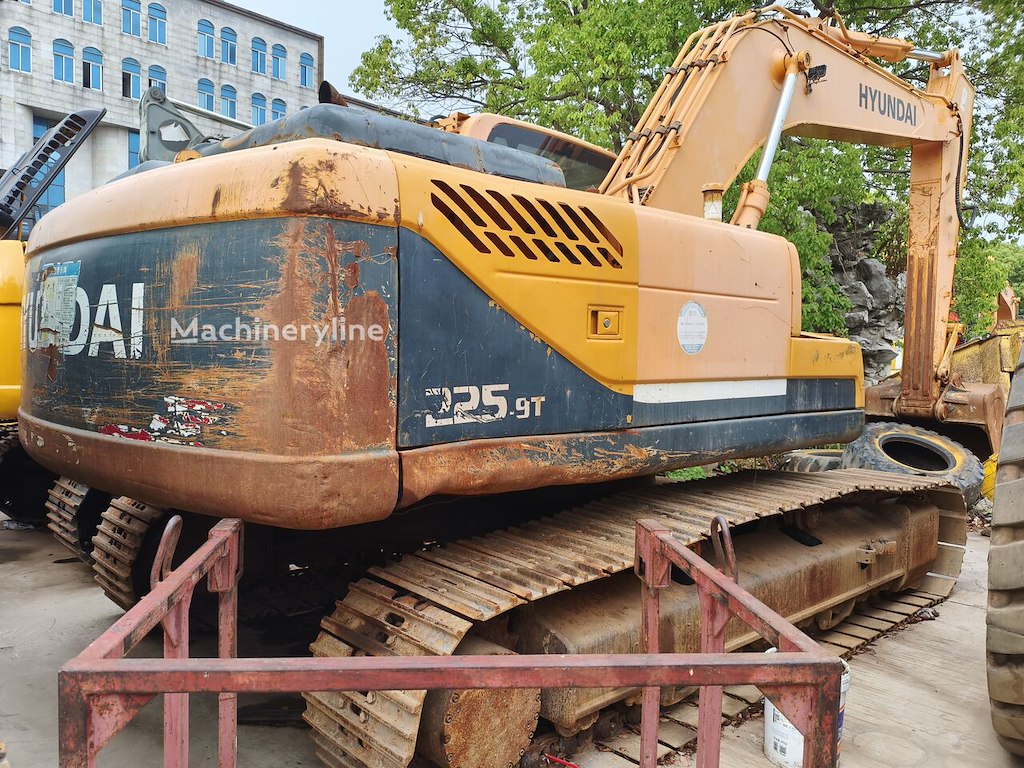 Hyundai 225-9T bager guseničar