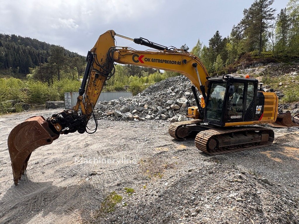 Prodaje se Caterpillar 316FL GPS - Engcon tilrotator 2023 modell - 3 skuffer - Sentrals bager guseničar na aukciji