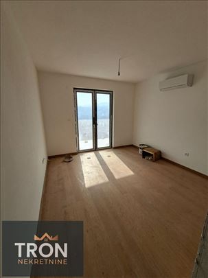 Jednosoban stan na kružnom toku 37m2