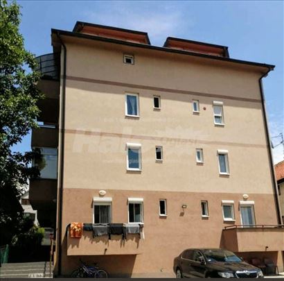 Garsonjera, centar Kaluđerice, prizemlje.