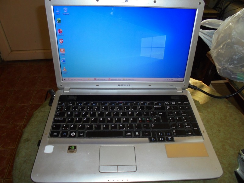 LAPTOP MARKE *SAMSUNG NP-R530*, OPTIČKI MIŠ, ZVUČNICI..