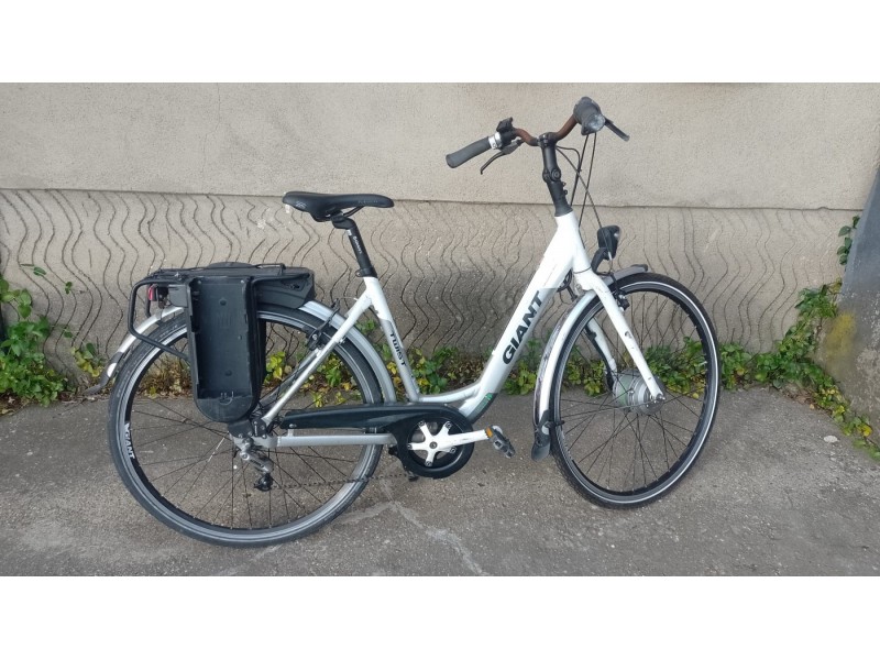 Giant Twist elektricni bicikl, Nexus 8, Shimano. Unisex