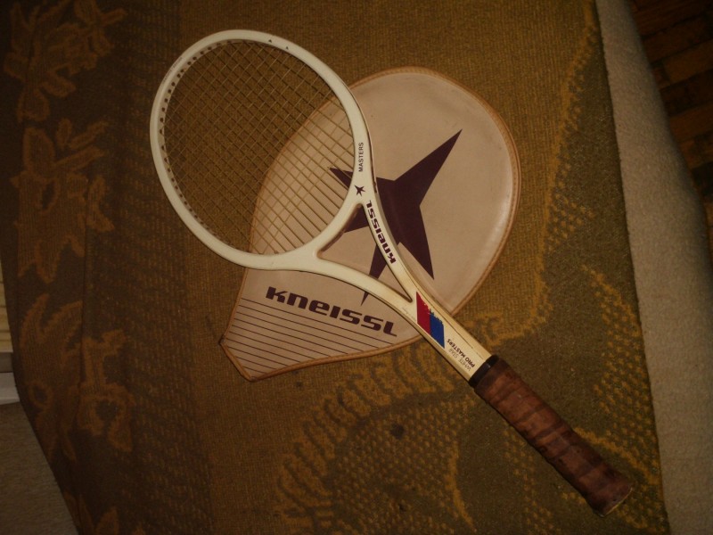 KNEISSL MASTERS-WHITE STAR--GRAFIT i KEVLAR----Futrola