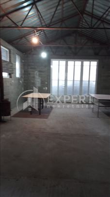 Izdaje se hala u Gornjoj Toponici, 160m21