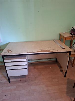Prodajem sto
