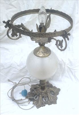 Retro stona lampa.