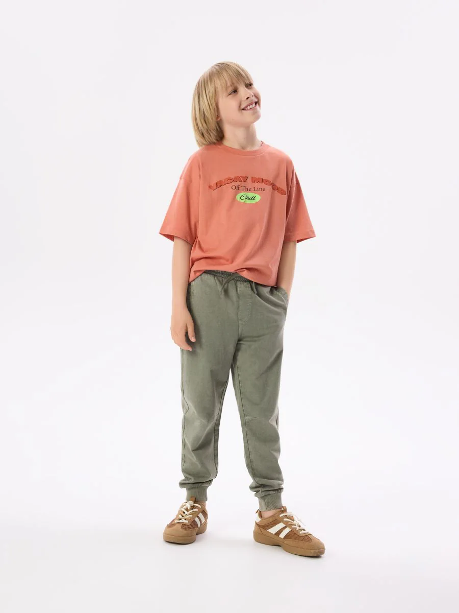 Jogger pantalone ispranog izgleda