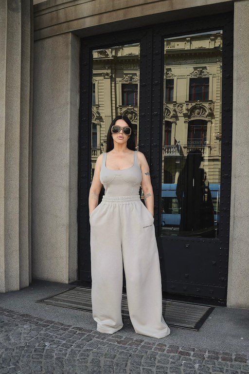 555 ESSENTIAL SET SAHARA NUDE: BODY + SWEATPANTS