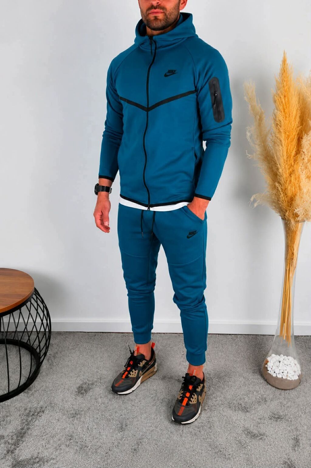 Trenerka Nike, bоја - Maslinasto zelena