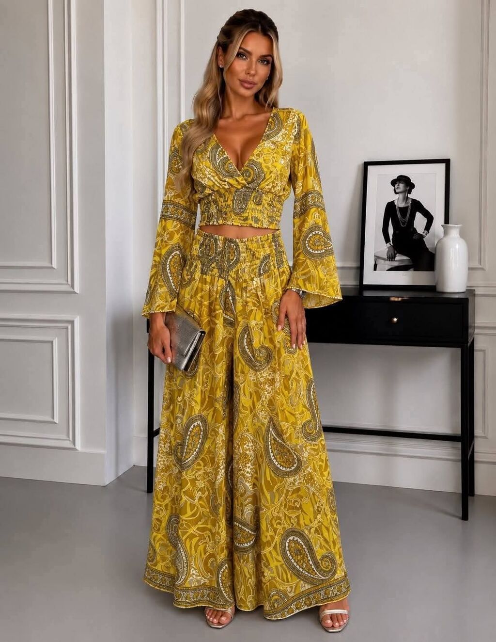 Boho ženski komplet – top i široke pantalone s paisley printom -