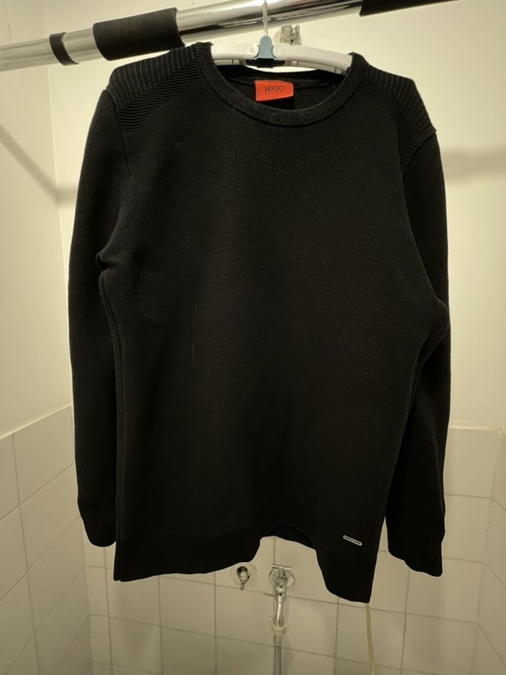 HUGO BOSS muški džemper, crni - Model: okrugli izrez (crew neck) sa