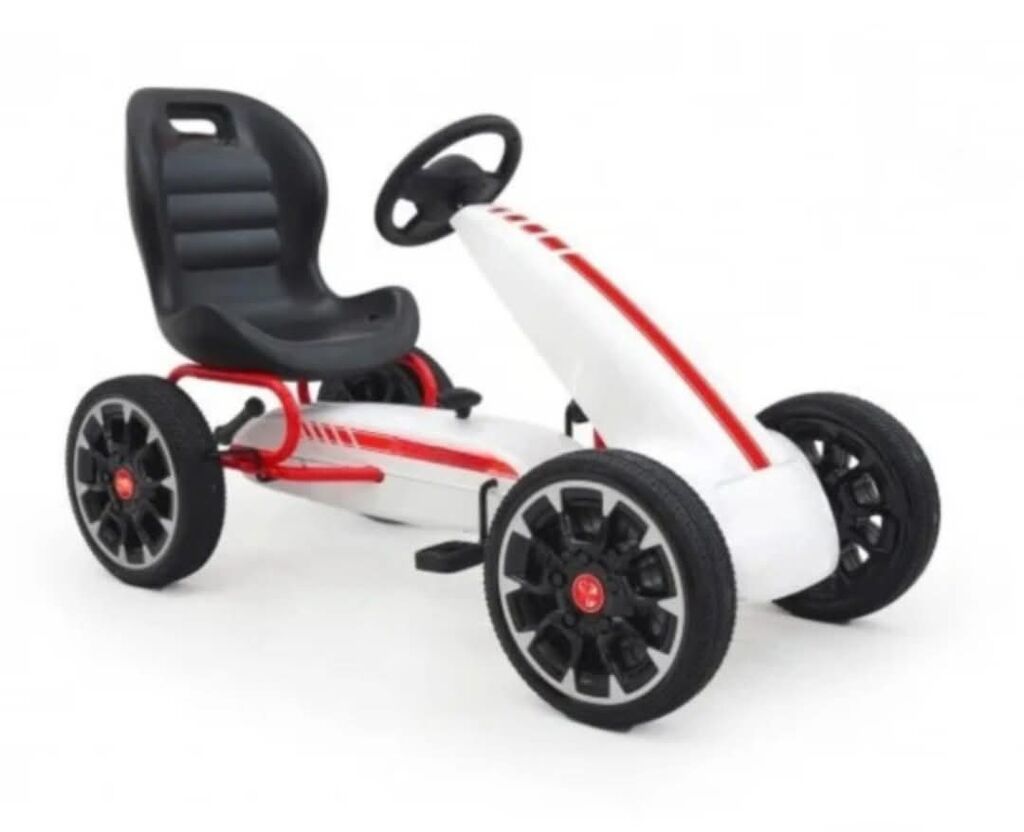 Formula na pedale Ovaj dečiji auto predstavlja savršen spoj