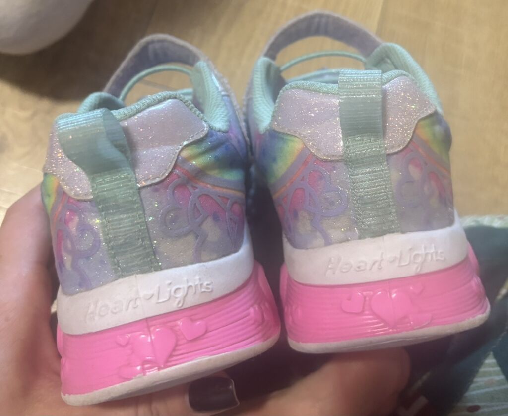 Dečije patike Skechers Heart Lights – šarene svetleće patike sa srcima