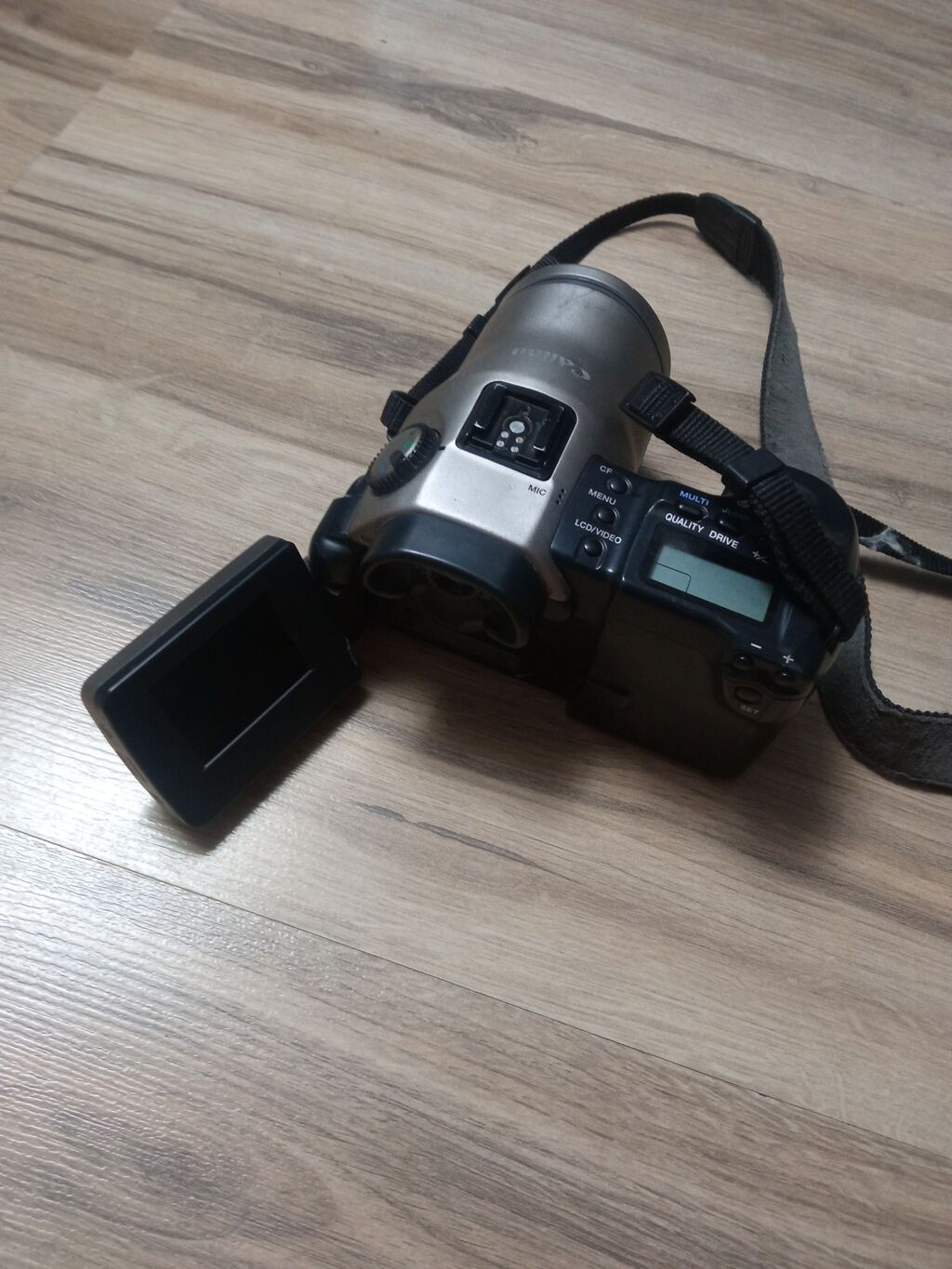 Canon PowerShot Pro70 digitalni fotoaparat neispitan - Serija