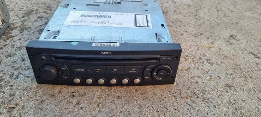 RADIO ZA CITROEN C5 | garancija na ispravnost dela. slanje kurirskom