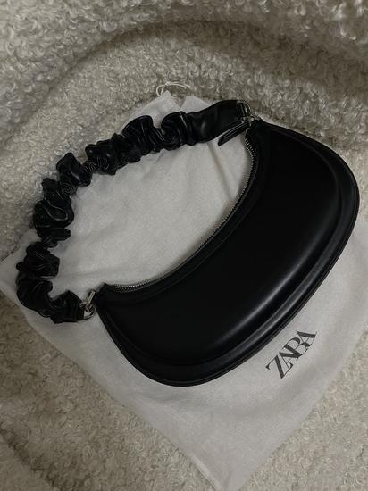 Zara torbica nova