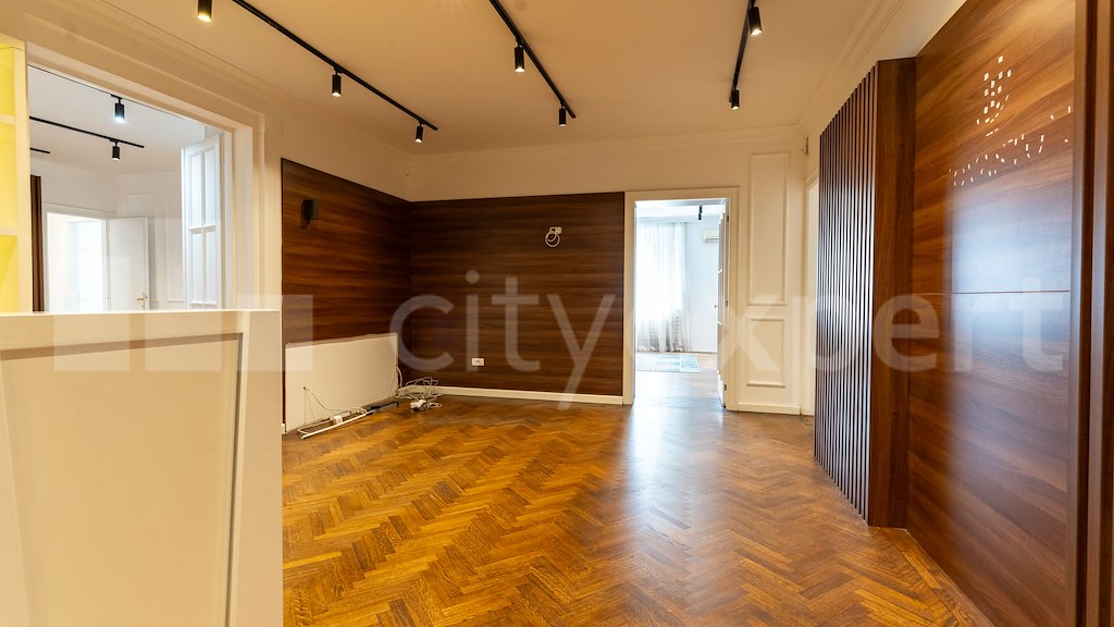 Poslovni prostor za izdavanje BEZ PROVIZIJE: Ostalo, 242m², Vuka Karadžića, Stari grad - 3000€