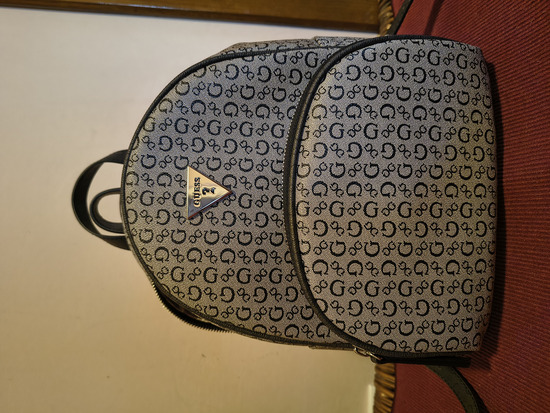 Guess ranac NOVO