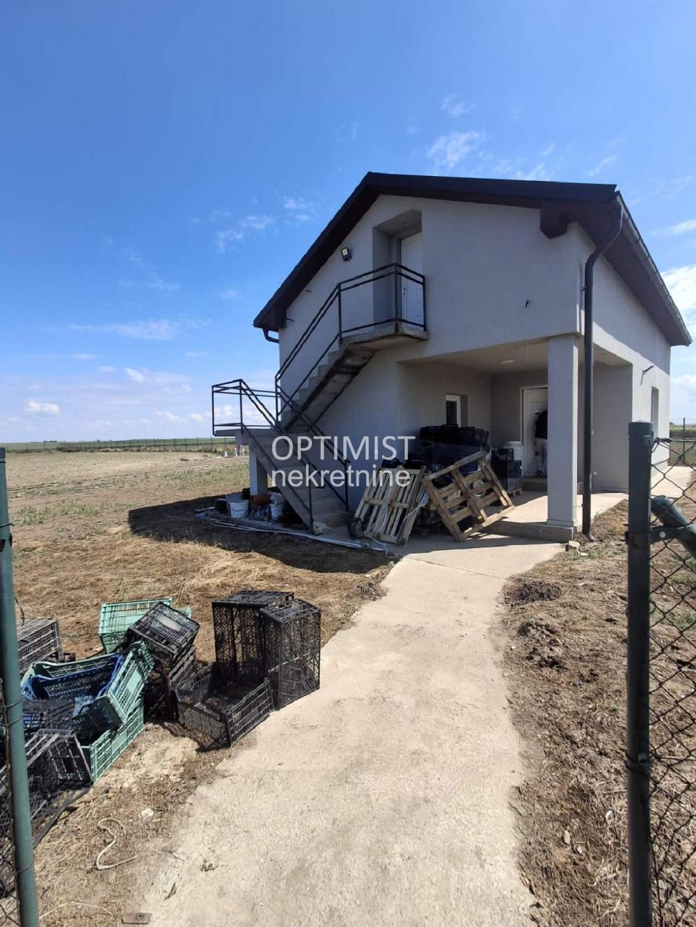 Plac 1.5 hektar, plastenik u radu i kuća ID#3481
790.000 €