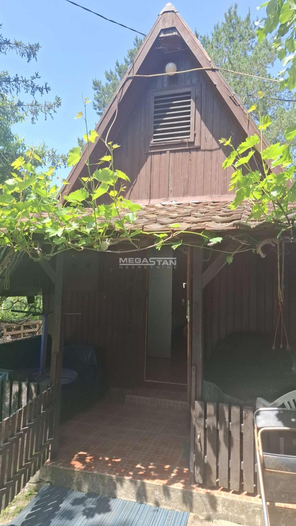 Draževac, gradska voda, struja
41.000 €
