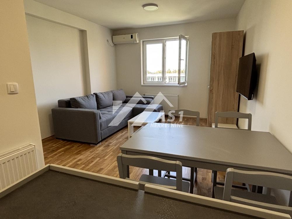 Izdajem LUX jednoiposoban komforan stan na Sajmu !!! ID#6849
400 €