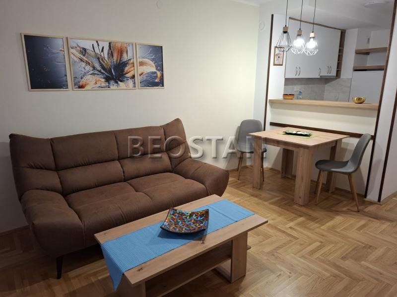 Novi Beograd - Dr ivana ribara #67565
600 €