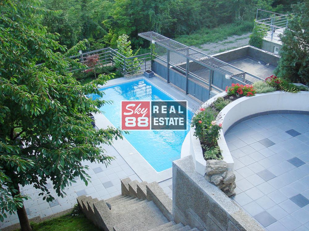 Dedinje , blizina Topcidereske zvezde , rezidencijalna zona ID#2538
5.000 €