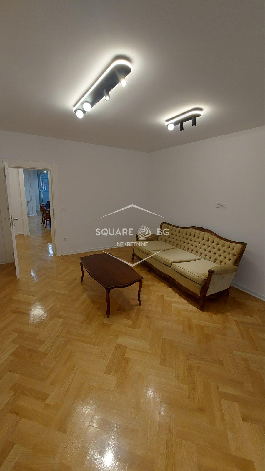 Studentski Trg PP, 3 kancelarije, polunamešten ID#5710
800 €